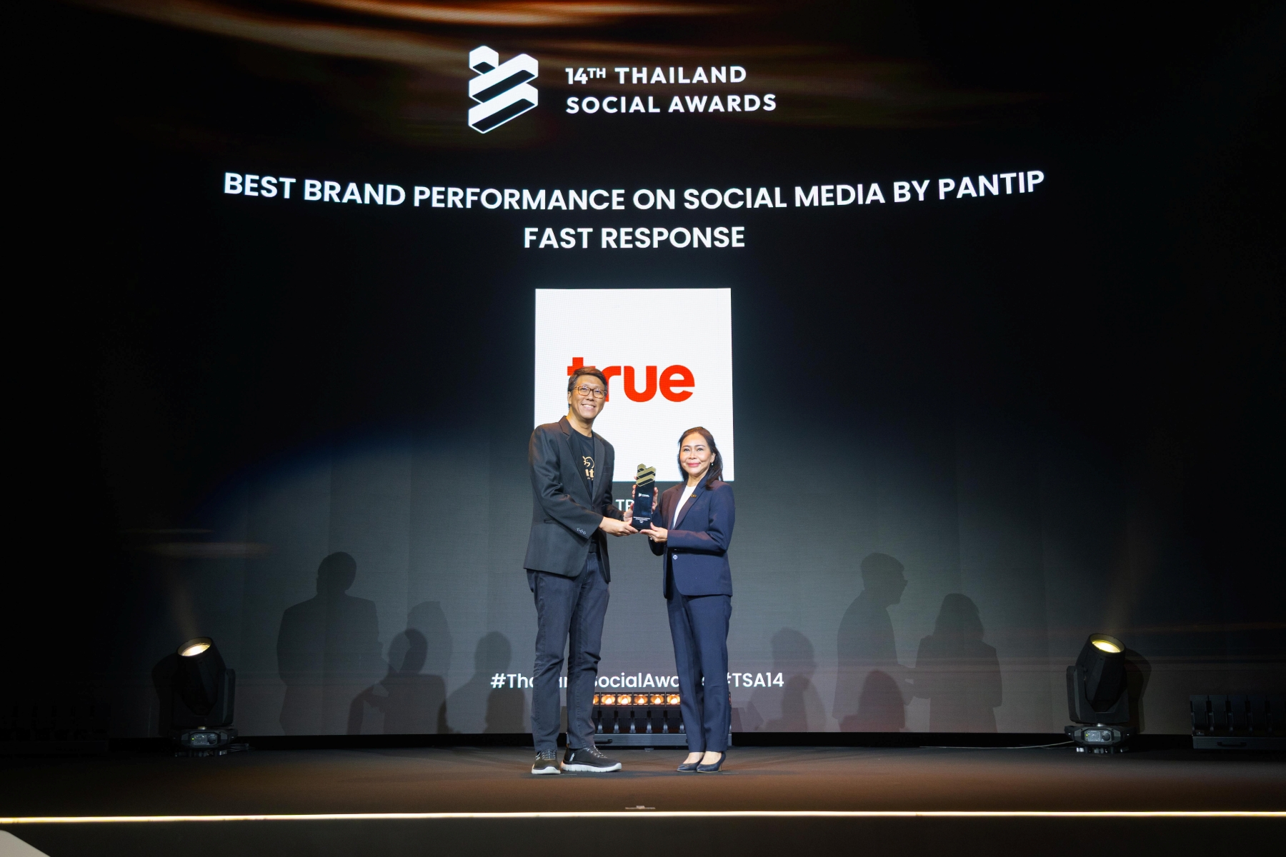 ทรูมาแรงบนโซเชีย คว้า 2 รางวัล จากเวที Thailand Social Awards ครั้งที่ 14