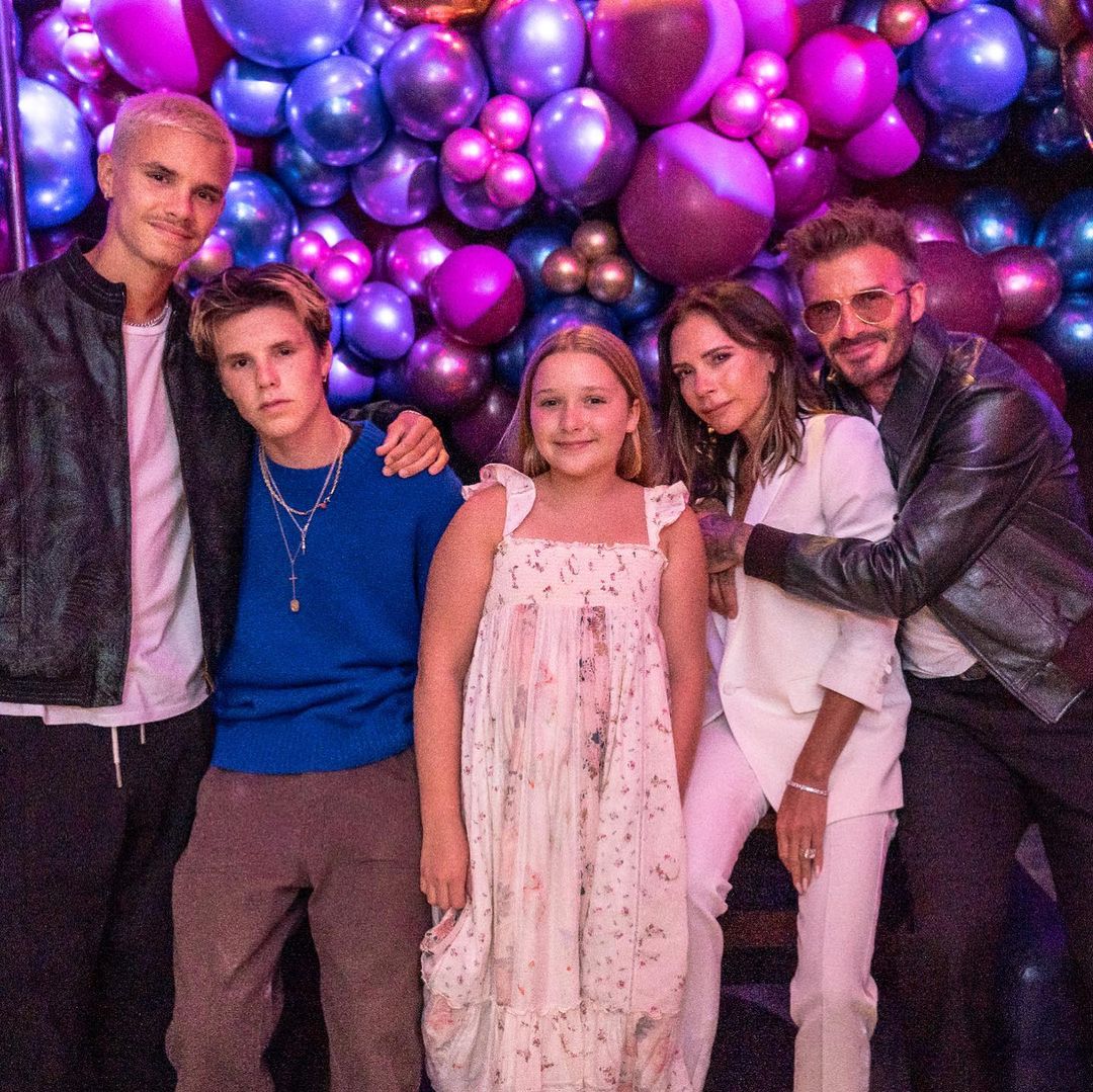 ตัวแม่ยังซูฮก!! ยก ลิซ่า เป็น Muse ของแบรนด์แฟชั่น Victoria Beckham