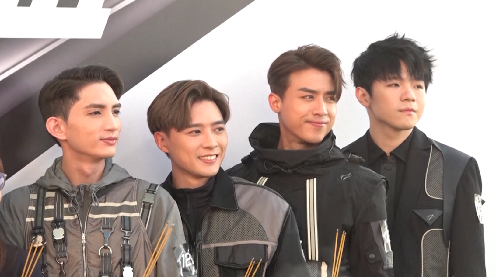 MIRROR รวมตัวครบทีมบวงสรวงเปิดกล้องถ่ายหนัง WE 12